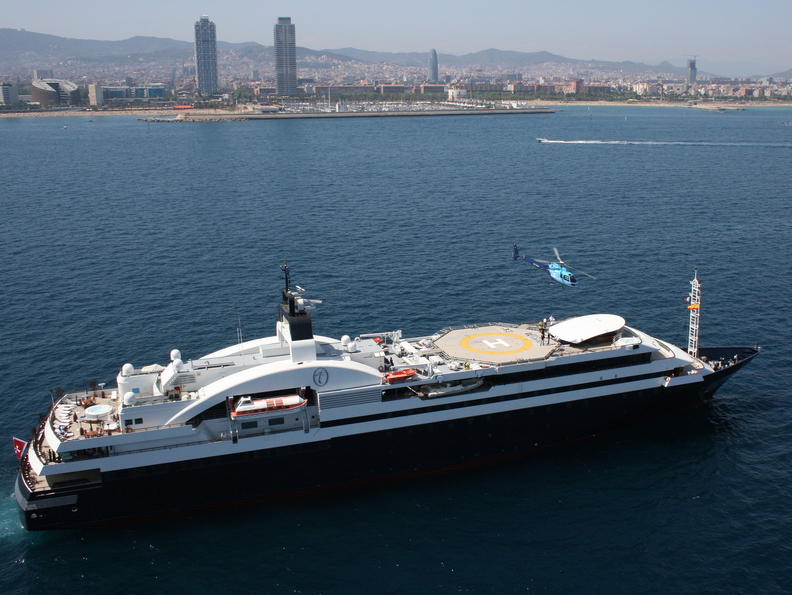 Yacht TURAMA, Luxury yacht | CHARTERWORLD Luxury Superyacht Charters
